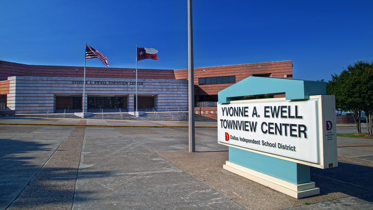 Home – The Science and Engineering Magnet